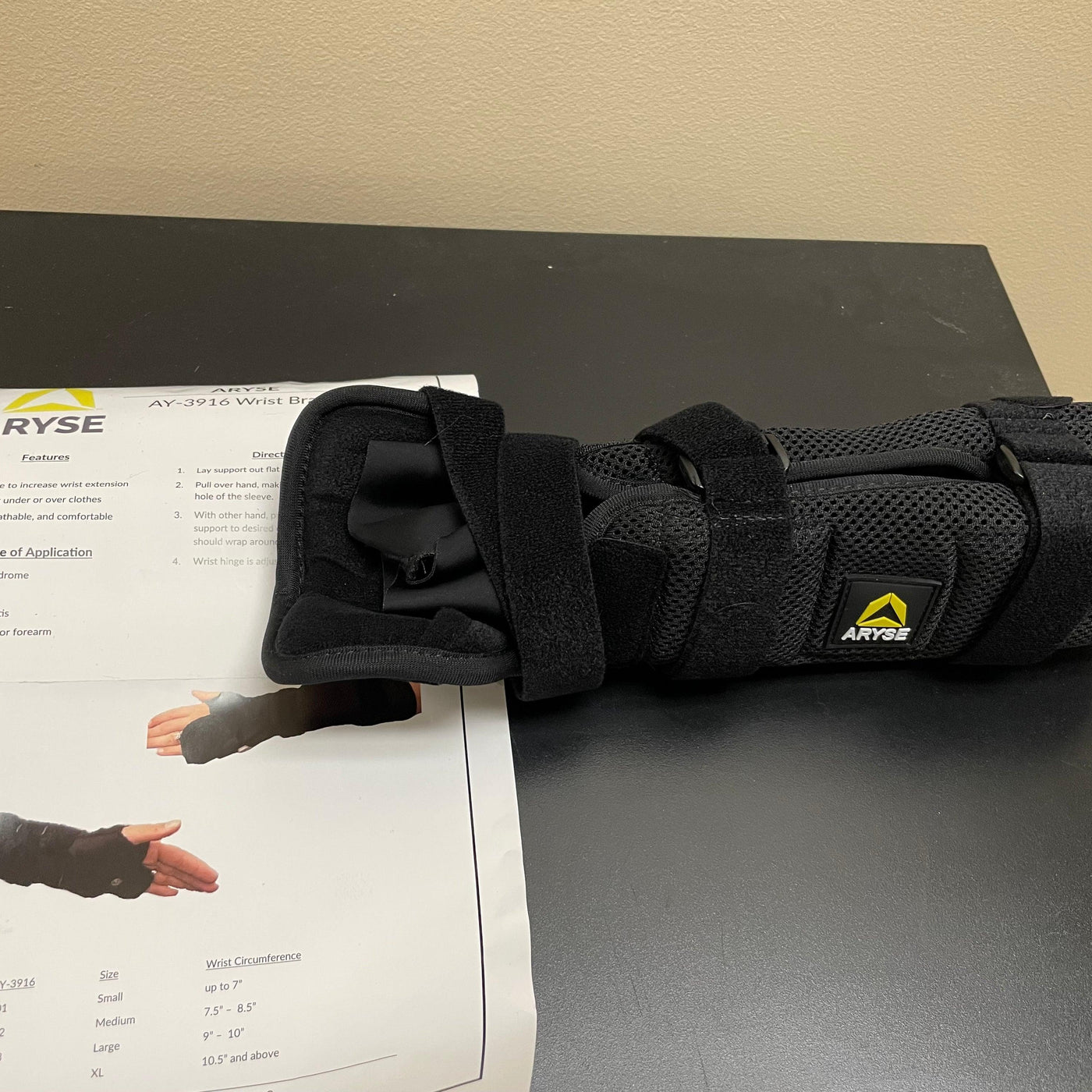 Aryse Metforce Universal Wrist Brace – Tricare Medical